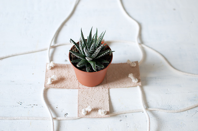 写真 (6枚目) - ハンモックに揺られてるみたい♡レザーのプランターカバーをDIY！ - - LOCARI（ロカリ）