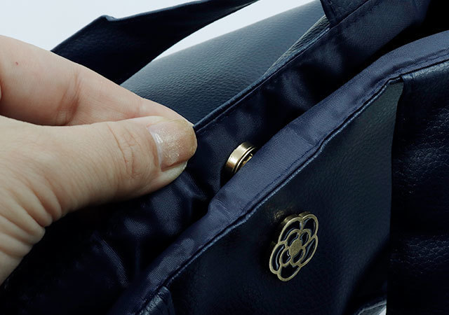 写真 (3枚目) - お店だと1万円以上の付録！？あの人気ブランドの高見えお出かけグッズ♡steady.2月号 - LOCARI（ロカリ）