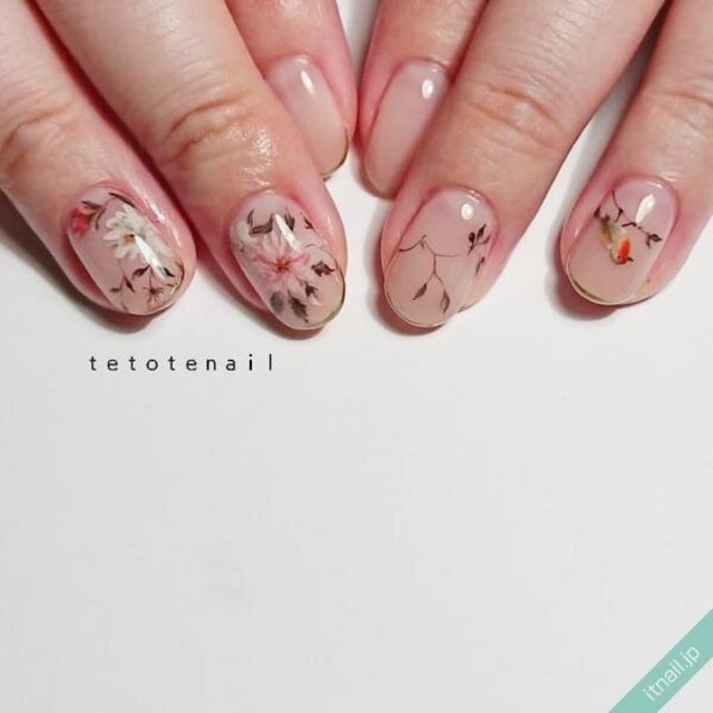 写真 (2枚目) - 優しい雰囲気がかわいい♡「フラワーネイルデザイン」TOP8 - LOCARI（ロカリ）