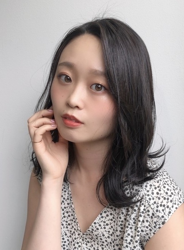 写真 (9枚目) - 最高にキレイな私に変身♡2021冬「大人のミディアムヘア」12選 - LOCARI（ロカリ）