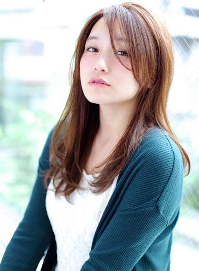 写真 (20枚目) - 巻く時間なくても大丈夫！そのままでも大人可愛い「ストレートヘア」20選 - LOCARI（ロカリ）