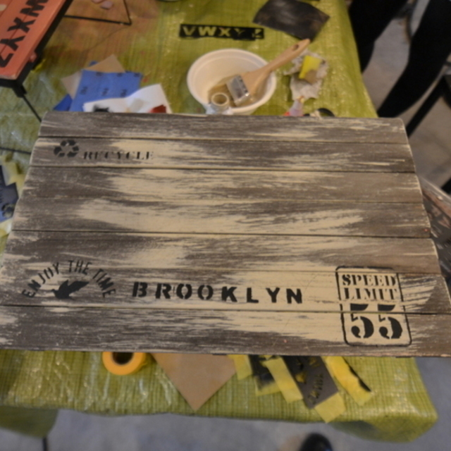 写真 (5枚目) - 自分好みに作れる折りたたみテーブルをDIY。リモート用〜おしゃれなテーブルまで - LOCARI（ロカリ）