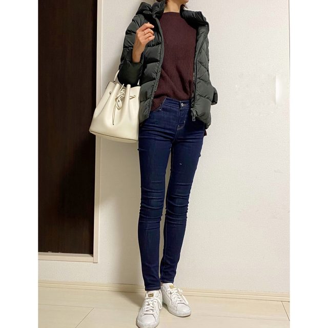 写真 (3枚目) - それ手抜きに見えてますよ！大人女子のダウンジャケットやりがちNGコーデ＆女っぽOKコーデ - LOCARI（ロカリ）