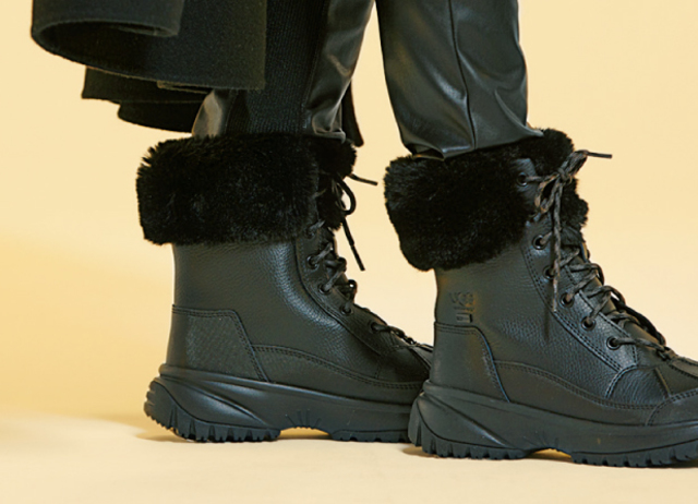 写真 (4枚目) - 最旬UGGは｢ヨセ フラッフ｣！30代の防寒ブーツコーデ3選 - LOCARI（ロカリ）
