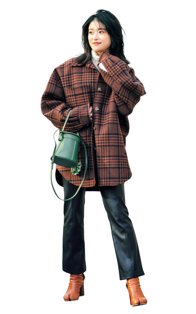 写真 (7枚目) - [ZARA]着映えアイテム7選！オシャレ上手の旬コーデSNAP - LOCARI（ロカリ） - LOCARI（ロカリ）