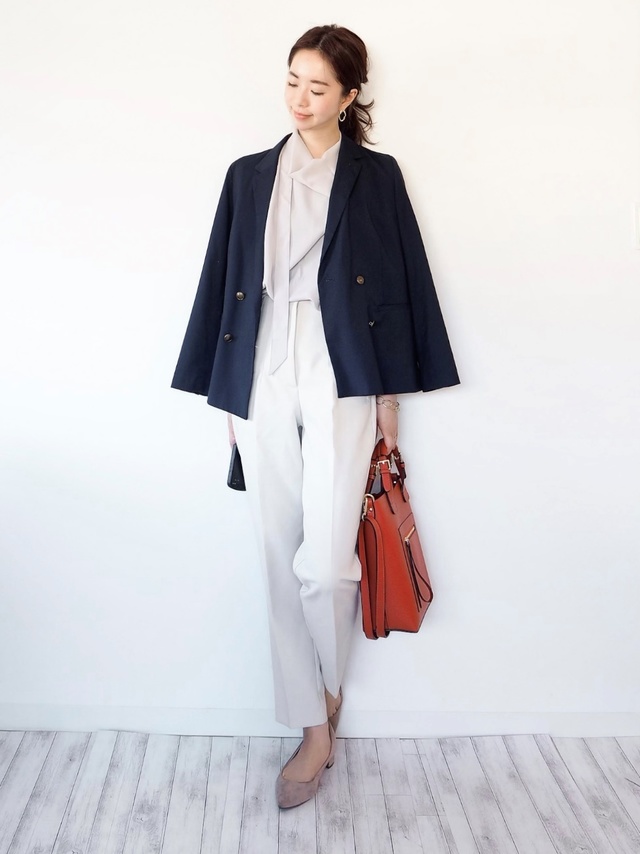 写真 (5枚目) - おでかけも通勤もリモート映えも1枚でOK！[GU]旬顔「ボウタイブラウス」コーデ - LOCARI（ロカリ）