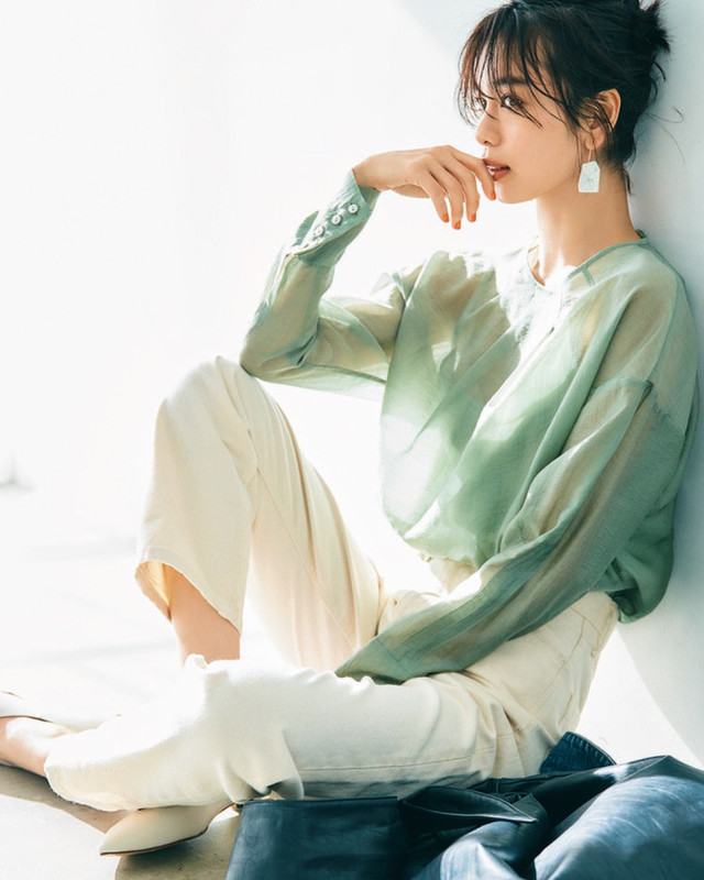 写真 (4枚目) - 誰より早く春トレンドを楽しむ7日間！[30代の1週間コーデまとめ] - LOCARI（ロカリ）