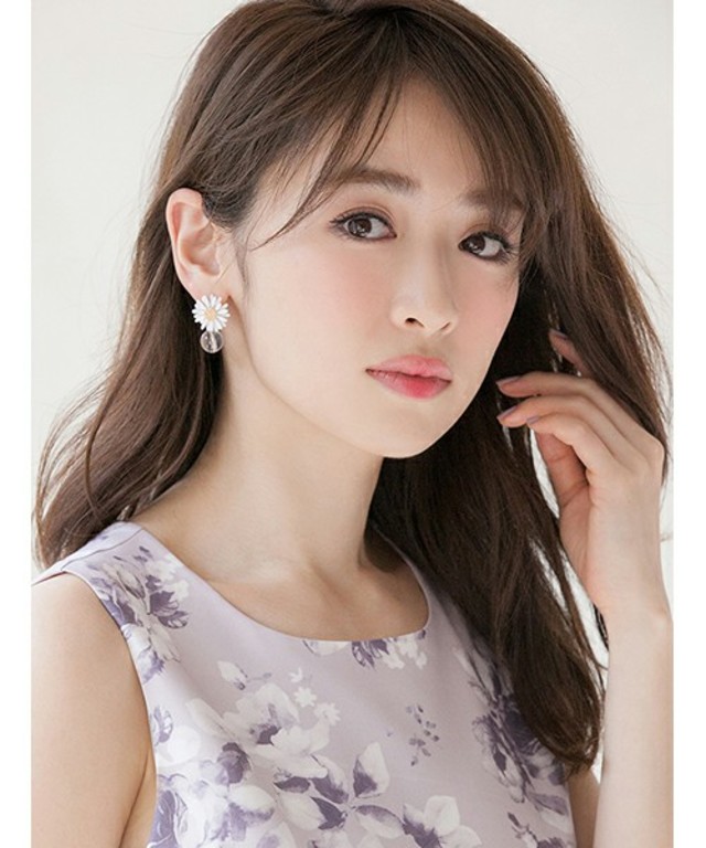 写真 (3枚目) - 小物も花盛り♡可憐なフラワーピアス＆イヤリング特集 - LOCARI（ロカリ）