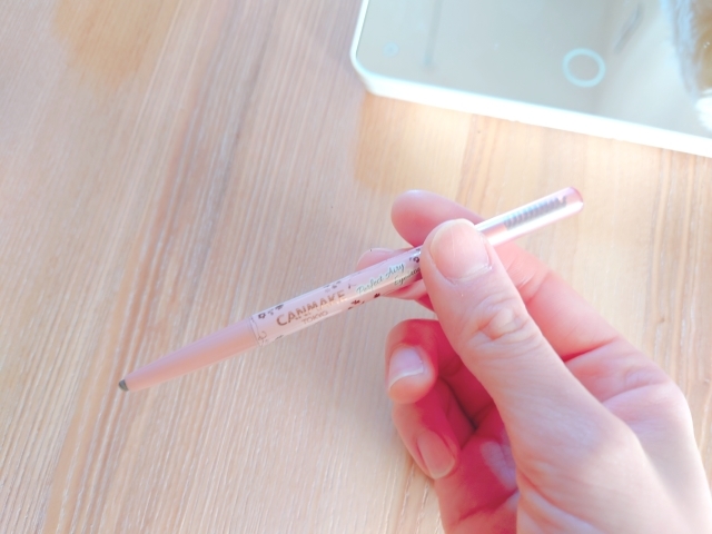 写真 (2枚目) - のっぺり眉はNG！立体感が垢抜けのカギ♡プロが教える「今っぽ立体眉」の作り方 - LOCARI（ロカリ）