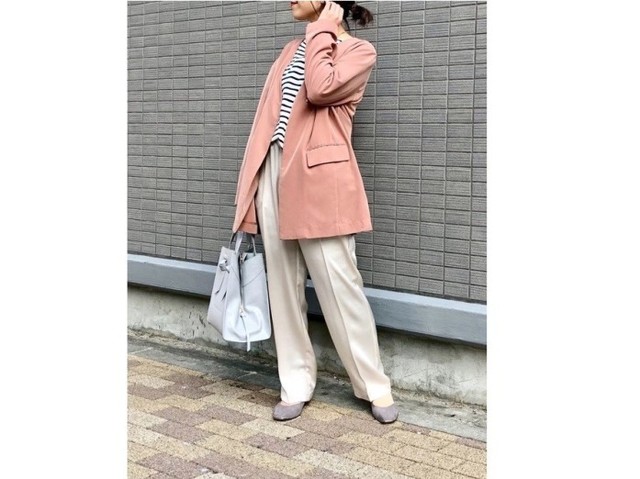写真 (5枚目) - 40代でも楽しみたい！「甘くない」春の大人ピンクコーデ - LOCARI（ロカリ） - LOCARI（ロカリ）