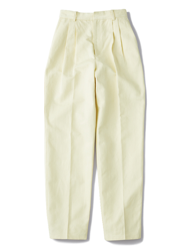 写真 (4枚目) - 春の着痩せパンツは“バナナ”と“アラジン”！30代のきれいめボトムス6選[2021] - LOCARI（ロカリ）