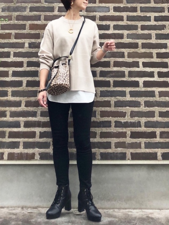 写真 (2枚目) - 脱・オバ見え＆イタ見え＆太見え！40歳の「3大」NG春カジュアルコーデ - LOCARI（ロカリ）