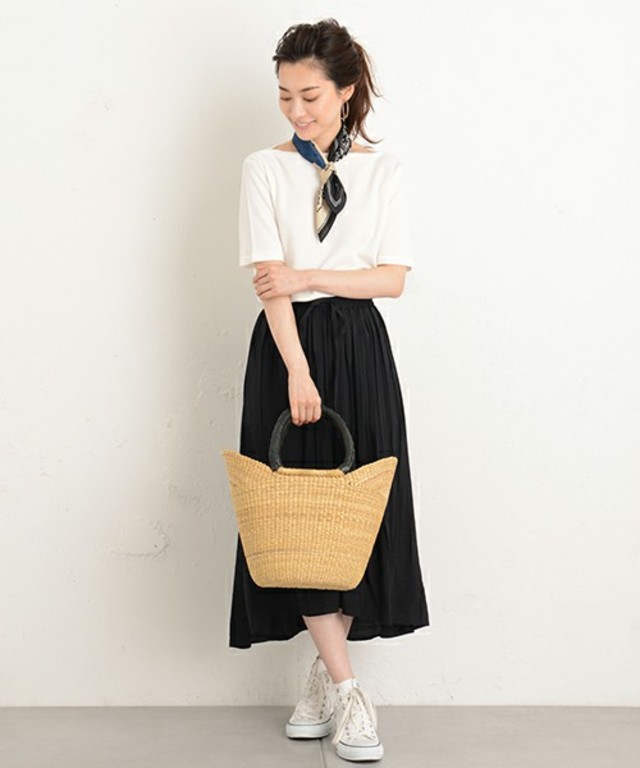 写真 (4枚目) - 売り切れる前にチェック！ トレンドTシャツの着こなし大図鑑21 - LOCARI（ロカリ）