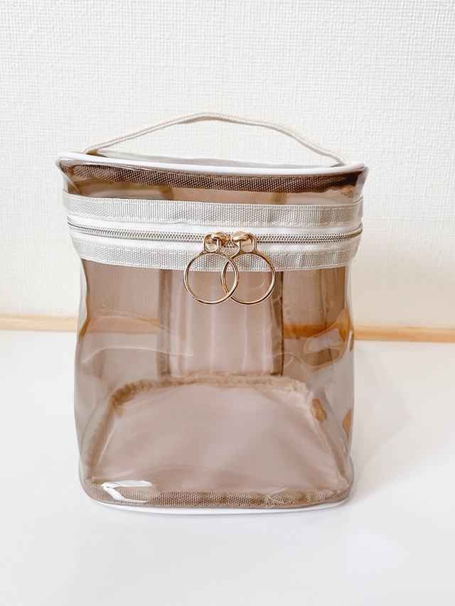 写真 (2枚目) - え！？これ、ダイソーなの？330円の「コスメポーチ」がオシャレすぎるんだけど… - LOCARI（ロカリ）