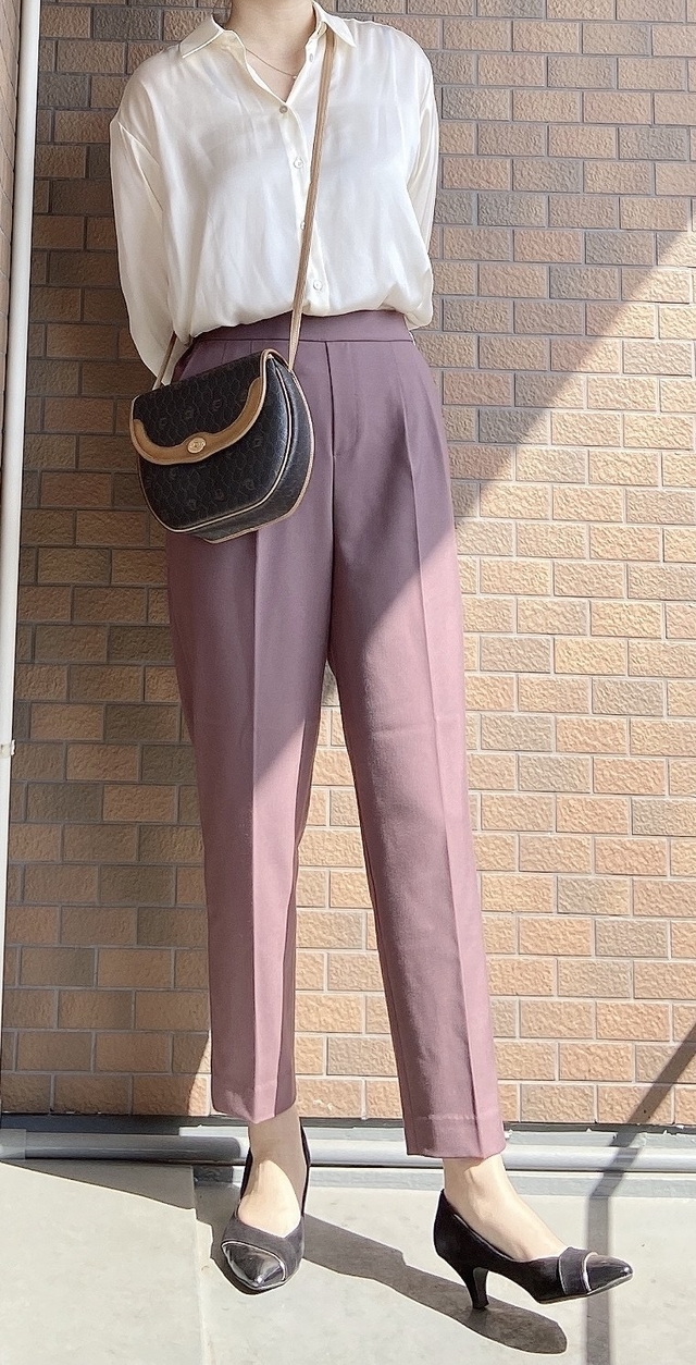 写真 (11枚目) - 脚長効果がすごい…！グローバルワークの「150万本売れたボトムス」優秀すぎて手放せない - LOCARI（ロカリ）