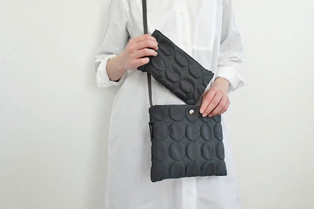 写真 (18枚目) - サコッシュとは？メンズにもレディースにも人気のデザイン20選 - LOCARI（ロカリ） - LOCARI（ロカリ）