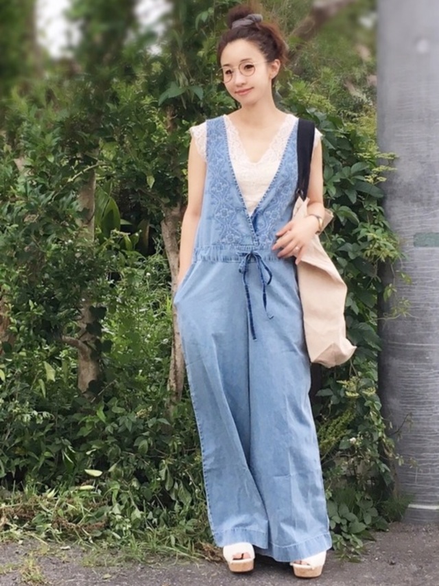 写真 (13枚目) - 楽・おしゃれ・SNS映え♡夏の旅行が楽しくなる旅コーデ集 - LOCARI（ロカリ） - LOCARI（ロカリ）