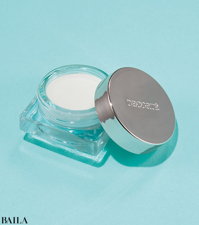 写真 (1枚目) - 透明感のある美肌見えを約束！最新ベースメイク＆チークをレビュー - LOCARI（ロカリ）