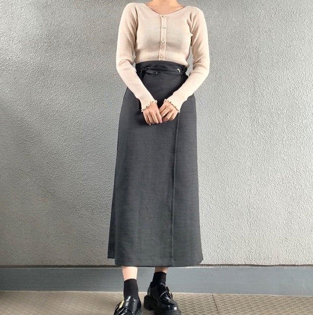 写真 (1枚目) - 履いた瞬間に惚れた。GUの「1990円スカート」シルエットが綺麗すぎるんです！ - - LOCARI（ロカリ）