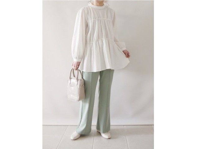 写真 (4枚目) - GU売れ筋トレンドアイテムでつくる！40代の春夏コーデ5 - LOCARI（ロカリ）