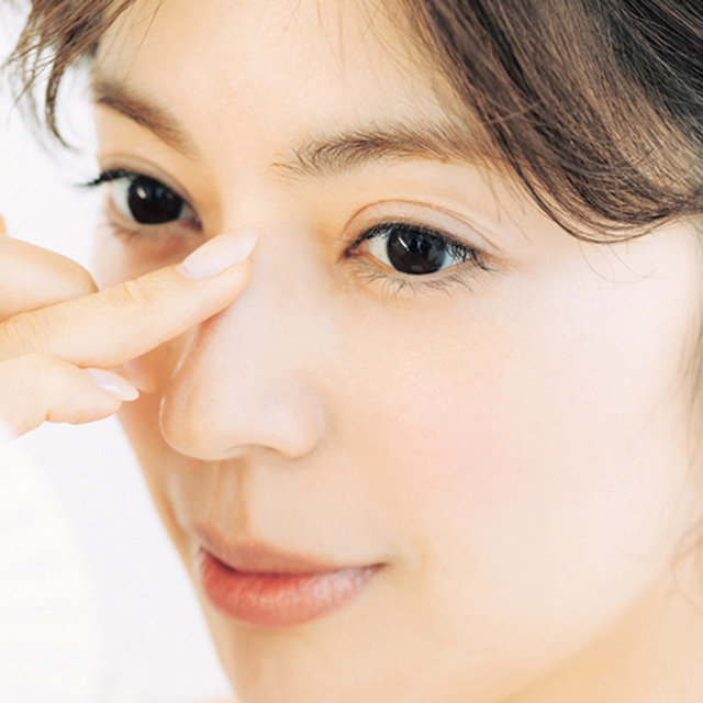 写真 (4枚目) - 35歳以上の夏メークは[ハイライトのポンポン塗り]でメリハリ顔 - LOCARI（ロカリ） - LOCARI（ロカリ）