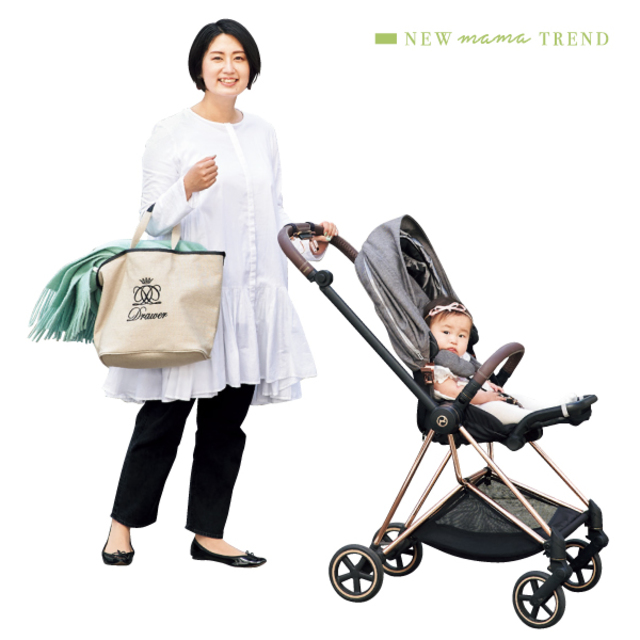 写真 (2枚目) - [カートママSNAP]ベビーカーはサイベックス！スマホケースにも新たなブームが - LOCARI（ロカリ）