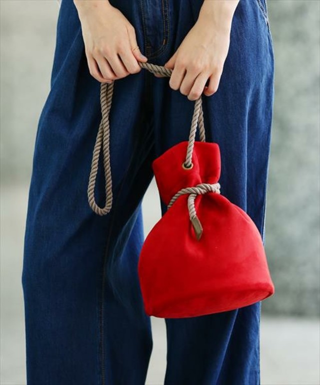 写真 (12枚目) - 秋のバッグはこれで決まり！着こなしを格上げする「巾着バッグ」厳選5 - - LOCARI（ロカリ）
