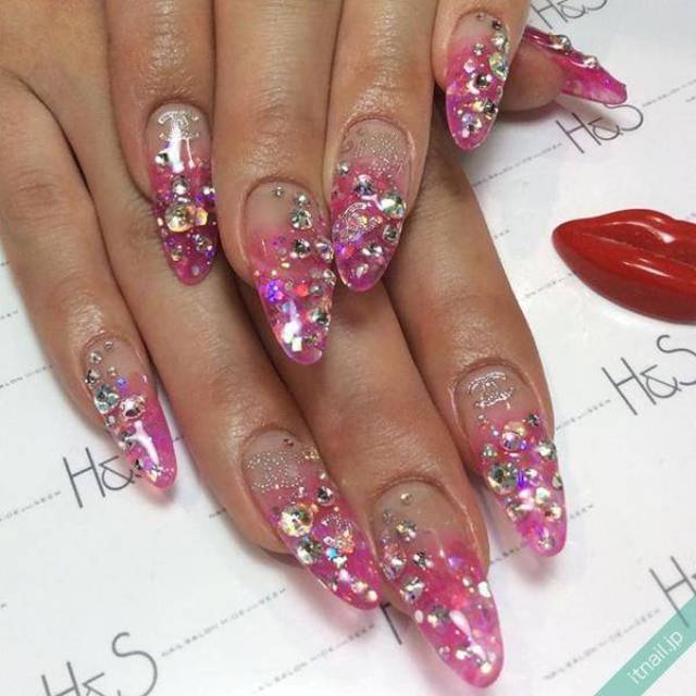 写真 (2枚目) - 埋め込みクリアネイルに夢中♡いろんなアレンジが自在で楽しい！ - LOCARI（ロカリ） - LOCARI（ロカリ）