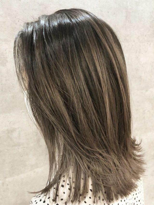 写真 (1枚目) - 茶髪に似合うハイライトってなに色？グッと垢抜ける、大人の最新ヘアカタログ - - LOCARI（ロカリ）