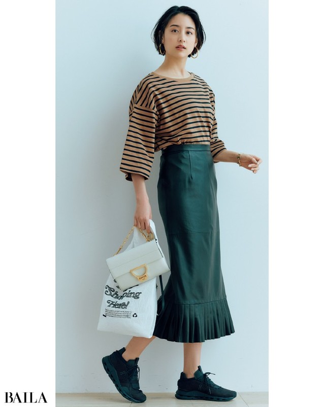 写真 (3枚目) - [ボーダーTシャツ]今買うなら、ベージュ＆きれい色が狙い目！ - LOCARI（ロカリ） - LOCARI（ロカリ）