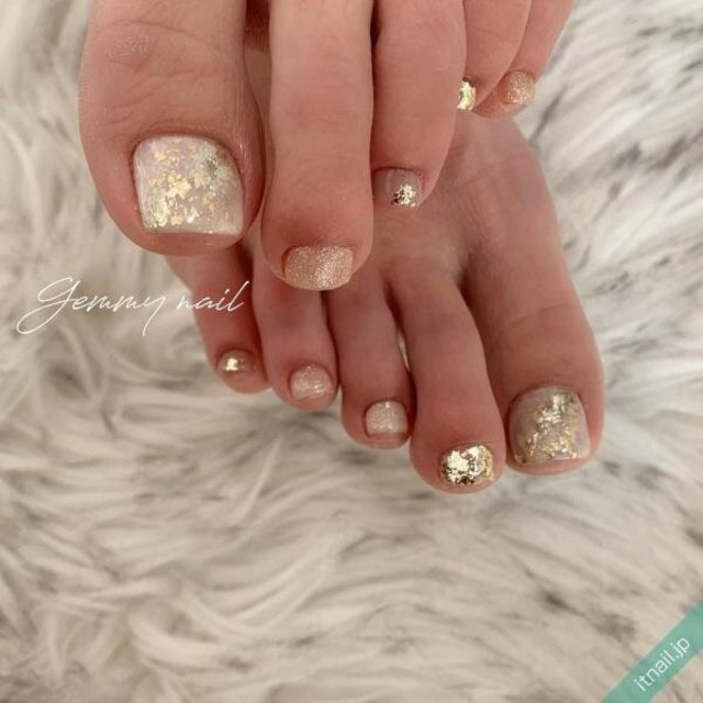 写真 (8枚目) - この夏はキラキラなフットネイルを楽しみたい！注目デザインをCHECK♡ - - LOCARI（ロカリ）