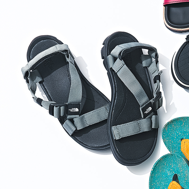 写真 (6枚目) - シンプルコーデ派の「スポーツサンダル」大人の正解デザイン11選 - LOCARI（ロカリ）