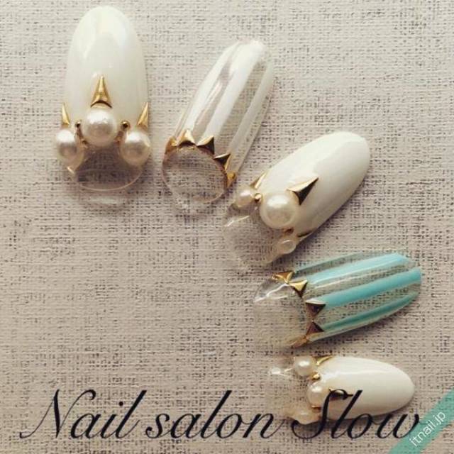 写真 (2枚目) - ストライプネイル | 綺麗なラインを引く裏ワザ＆デザイン特集 - LOCARI（ロカリ）