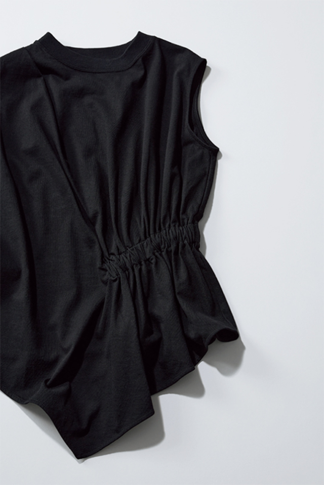 写真 (10枚目) - [細見えノースリーブトップス14選]パンツ合わせでサマになる大人デザイン - LOCARI（ロカリ）