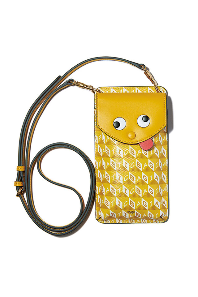 写真 (9枚目) - どこのスマホケース？ 思わず気になるオシャレな人の小物たち - LOCARI（ロカリ） - LOCARI（ロカリ）