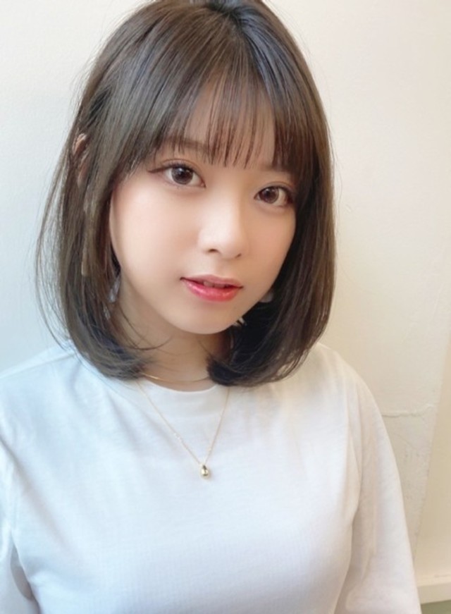 写真 (2枚目) - ボブとミディアムのいいとこ取り！大人女子にゲキ推し「ミディアムボブ」12選 - LOCARI（ロカリ）