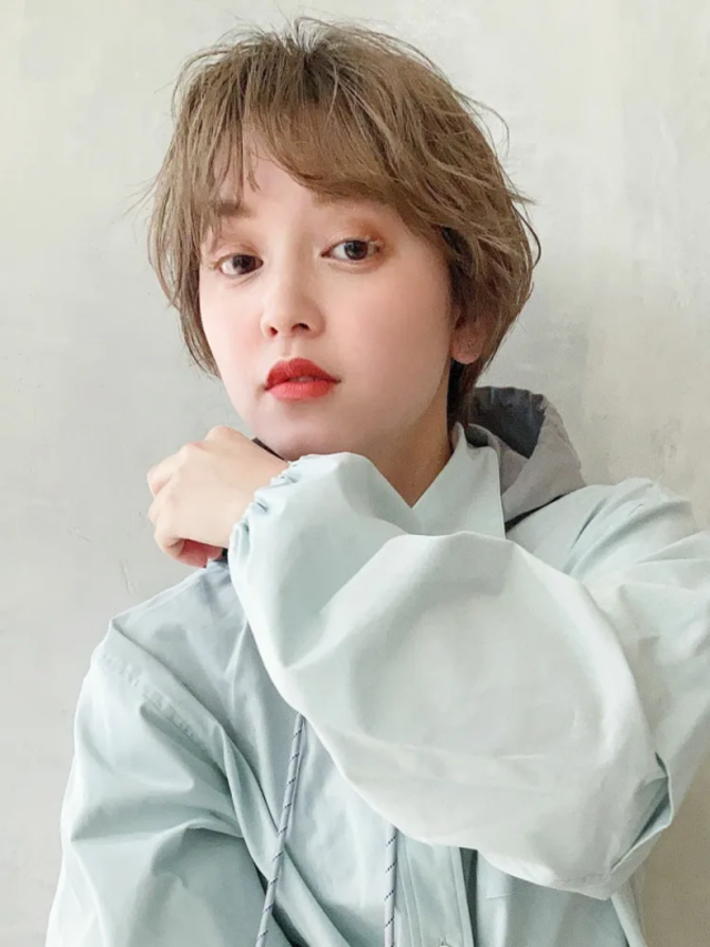 写真 9枚目 周囲と差がつくショートヘア特集。ポイントカラーで叶える大人のおしゃれヘアをご紹介 Locari（ロカリ）