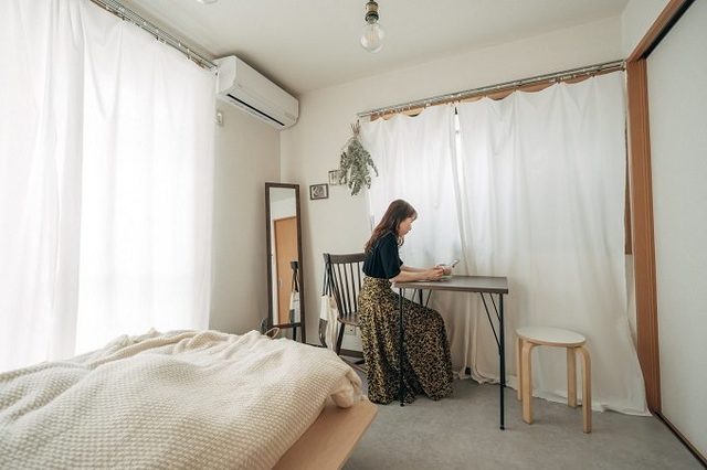 写真 (1枚目) - 25平米1DKでもゆったり暮らす。カフェ風インテリアを作る7つのコツ - LOCARI（ロカリ）