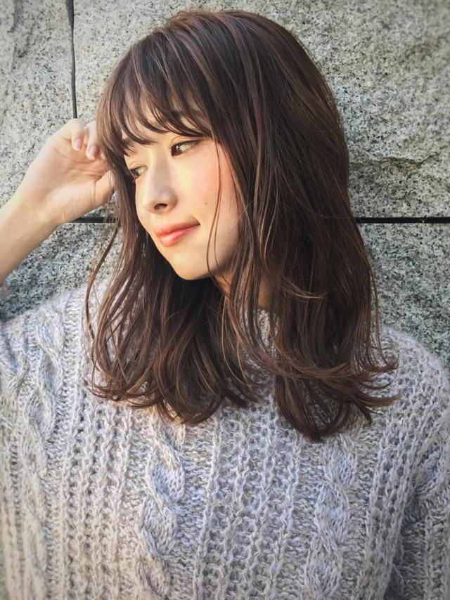 写真 (2枚目) - 似合う髪型が必ず見つかる♡最新「ミディアム＆ロング」Style 20 - LOCARI（ロカリ）