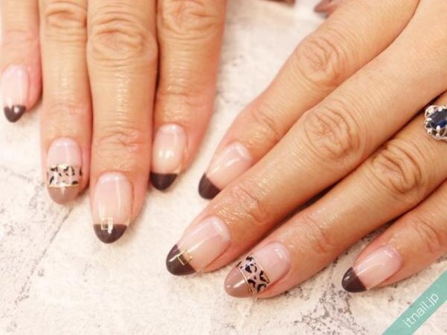 写真 (2枚目) - 秋･到来♡色とデザインで差がつくフレンチネイル特集～2021～ - LOCARI（ロカリ） - LOCARI（ロカリ）