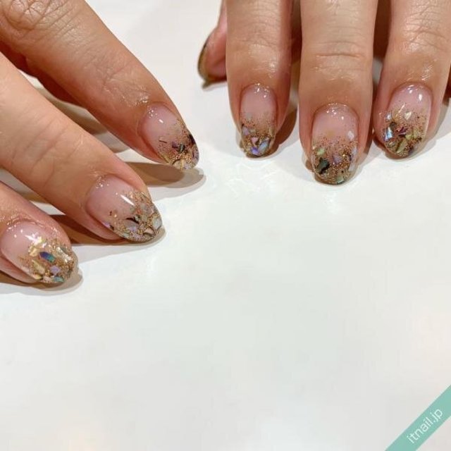 写真 (7枚目) - 上品に楽しめる！“大人のシェルネイル”10デザイン - LOCARI（ロカリ） - LOCARI（ロカリ）