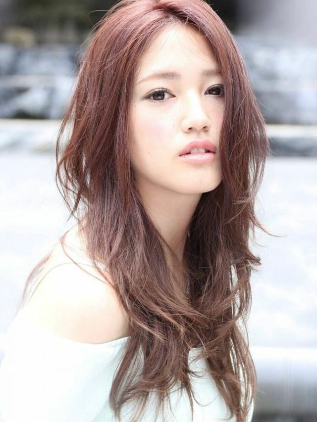 写真 (13枚目) - 冬のロングに似合うヘアカラー特集。明〜暗めまで大人の魅力を引き出すおすすめの髪色 - - LOCARI（ロカリ）