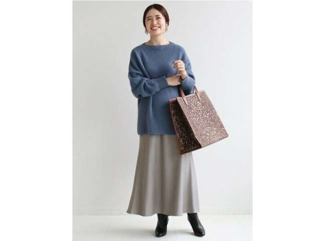 写真 (3枚目) - 40代がゆるニットを着る時にやりがちなNGコーデ5 - LOCARI（ロカリ） - LOCARI（ロカリ）