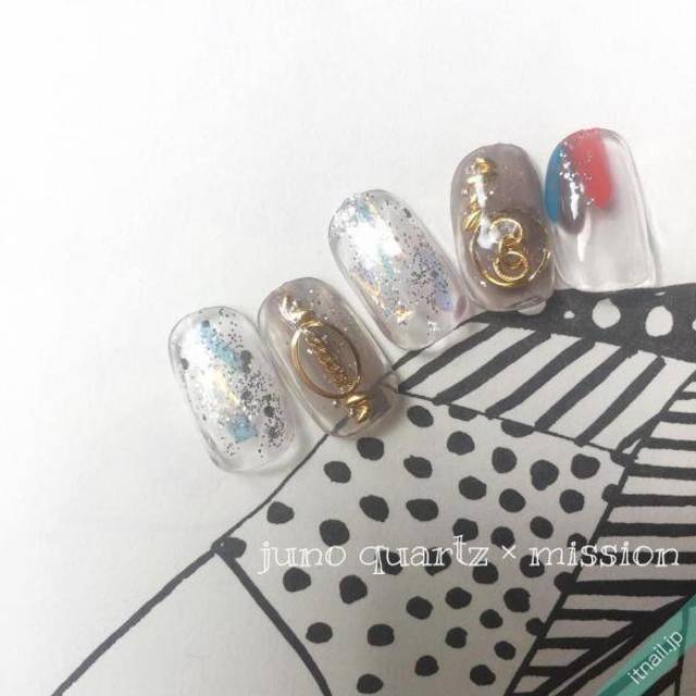 写真 (9枚目) - 冬こそ大胆に。大人の「シルバーネイル」デザイン画像集 - LOCARI（ロカリ）