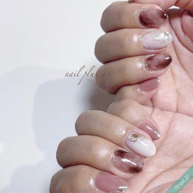 写真 (11枚目) - レディライクな“ピンク×ブラウン”のネイル集♡可愛いも大人っぽいもGET - - LOCARI（ロカリ）