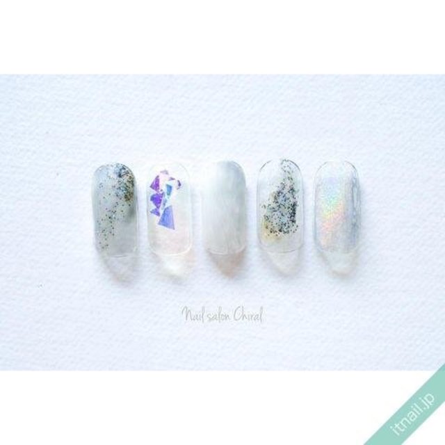 写真 (6枚目) - こなれ感UP♡大人ネイルにおすすめの“ブルーグレー”を使ったデザイン - LOCARI（ロカリ）