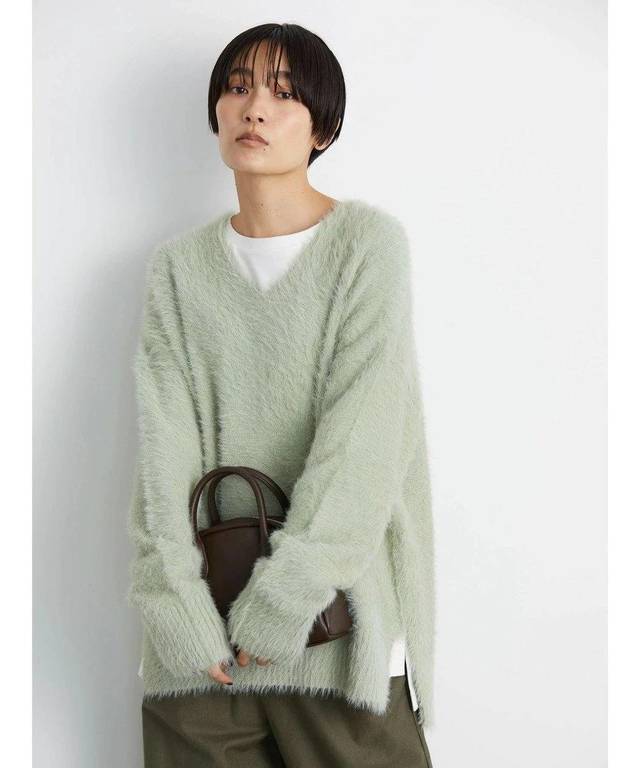 写真 (1枚目) - [AMERICAN HOLIC]普段使いに大活躍♡冬の楽ちんおしゃれトップス5選 - LOCARI（ロカリ）