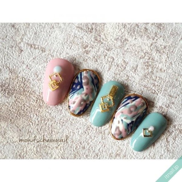 写真 (9枚目) - キレイめモードなレオパード柄ネイル♡冬を彩る旬デザイン2021 - LOCARI（ロカリ） - LOCARI（ロカリ）