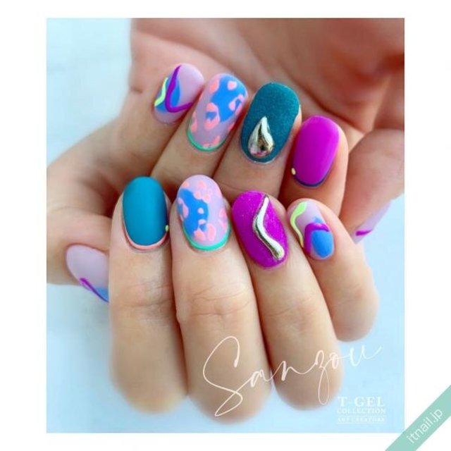 写真 (10枚目) - キレイめモードなレオパード柄ネイル♡冬を彩る旬デザイン2021 - LOCARI（ロカリ）