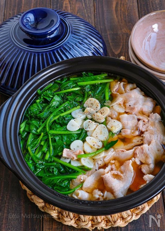 写真 (6枚目) - 今夜は鍋に決まり！大人も子供もハマる「アレンジ鍋レシピ」12選 - LOCARI（ロカリ） - LOCARI（ロカリ）